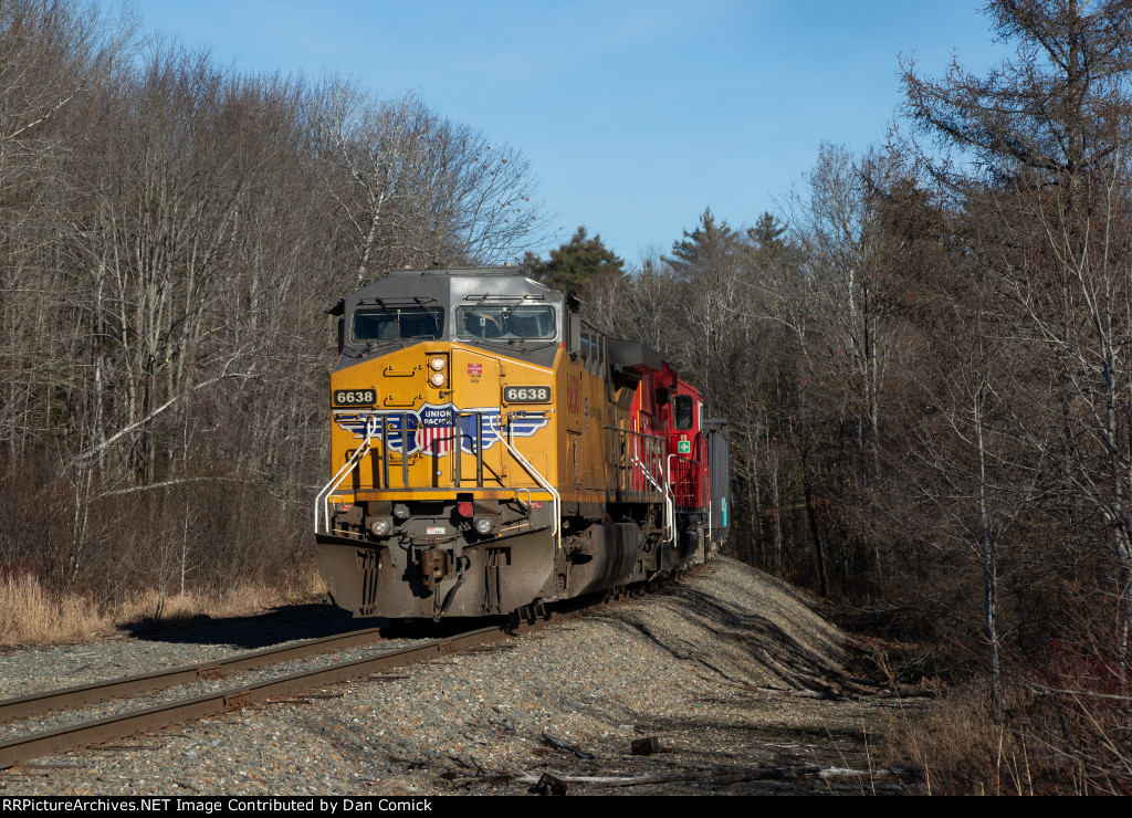 UP 6638 on G16 tied down at Ohio St. in Bangor